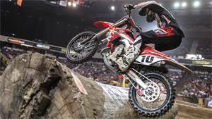 Dustin Dominguez Uses Traffic to Win Sunday SuperSport Race - Cycle News