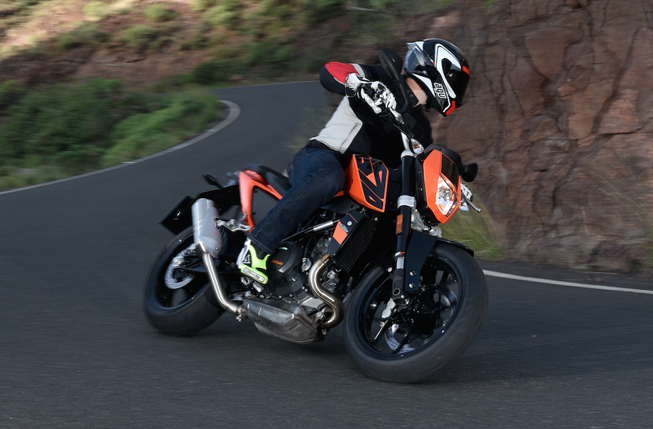 2016 KTM 690 Duke: VIDEO REVIEW - Cycle News