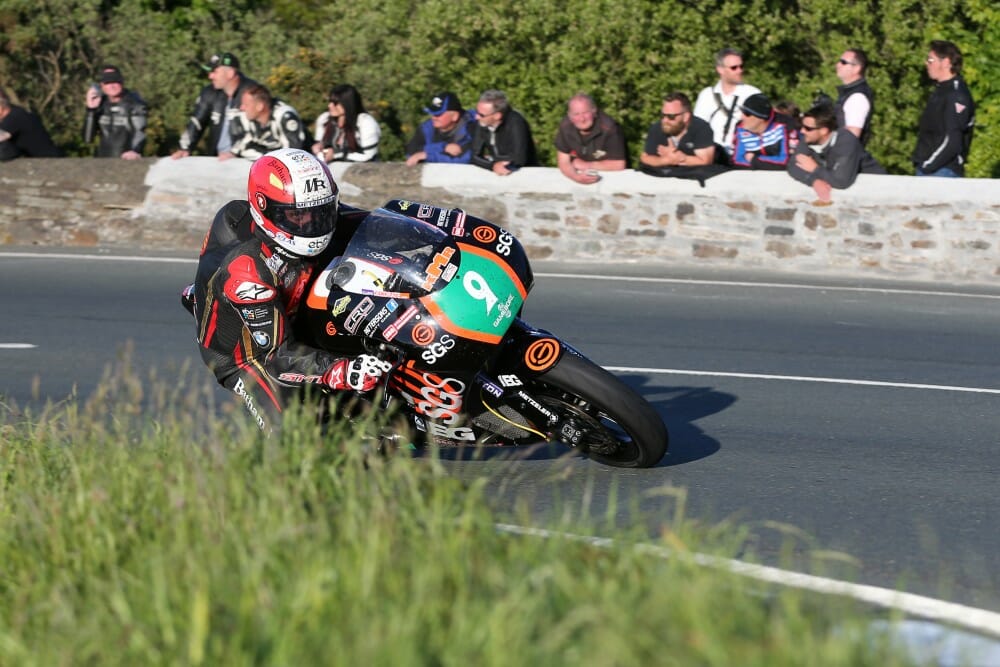 Isle of Man TT: Dunlop Smacks Down a 132mph Stunner - Cycle News
