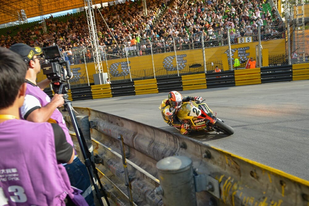 BMW S 1000 RR Dominates Macau Grand Prix - Cycle News