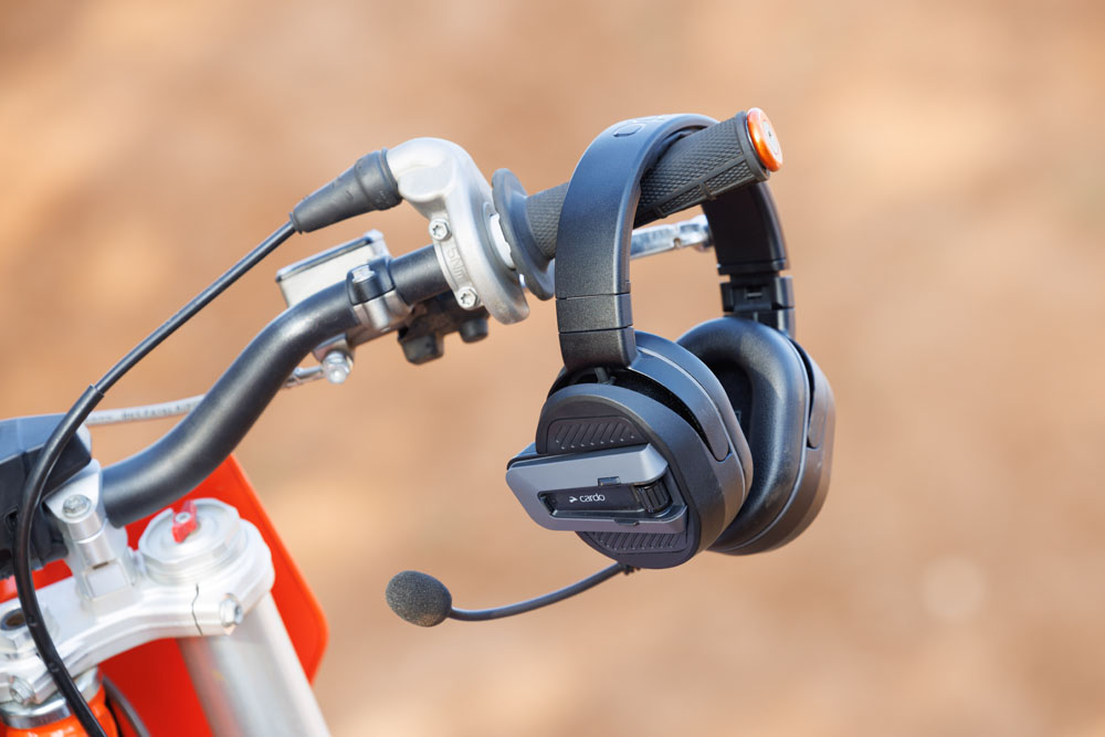 Cardo Packtalk Edgephones - Cycle News
