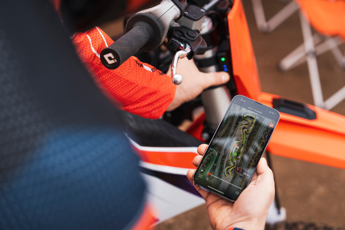 Connectivity Unit Offroad Add-On Available for 2023-24 KTM SX-F and XC ...