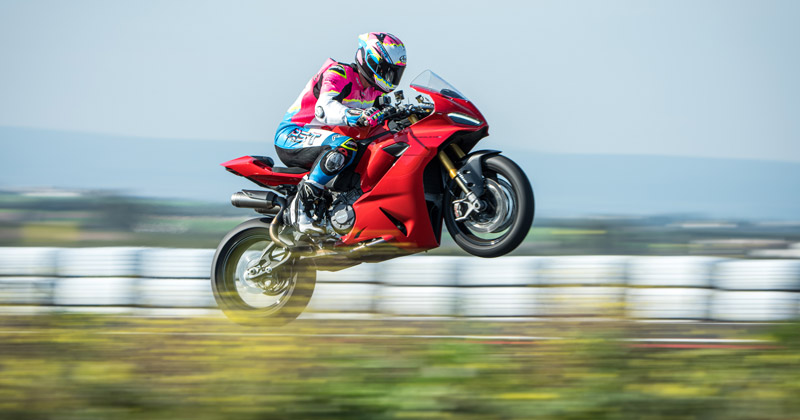 2025 Ducati Panigale V2 S Review - Cycle News