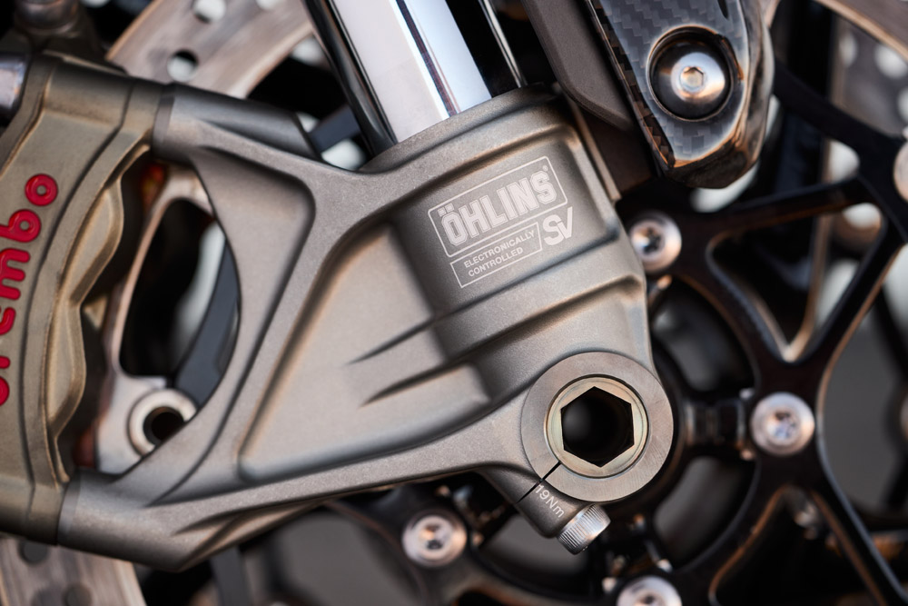 New 2025 Triumph Speed Triple 1200 RX Specs and Price - Cycle News