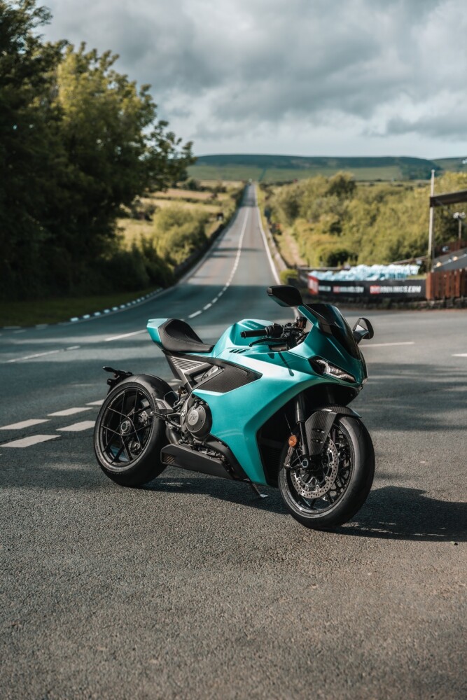 Norton Motorcycles TT Legacy Lap and the Manx R - Cycle News