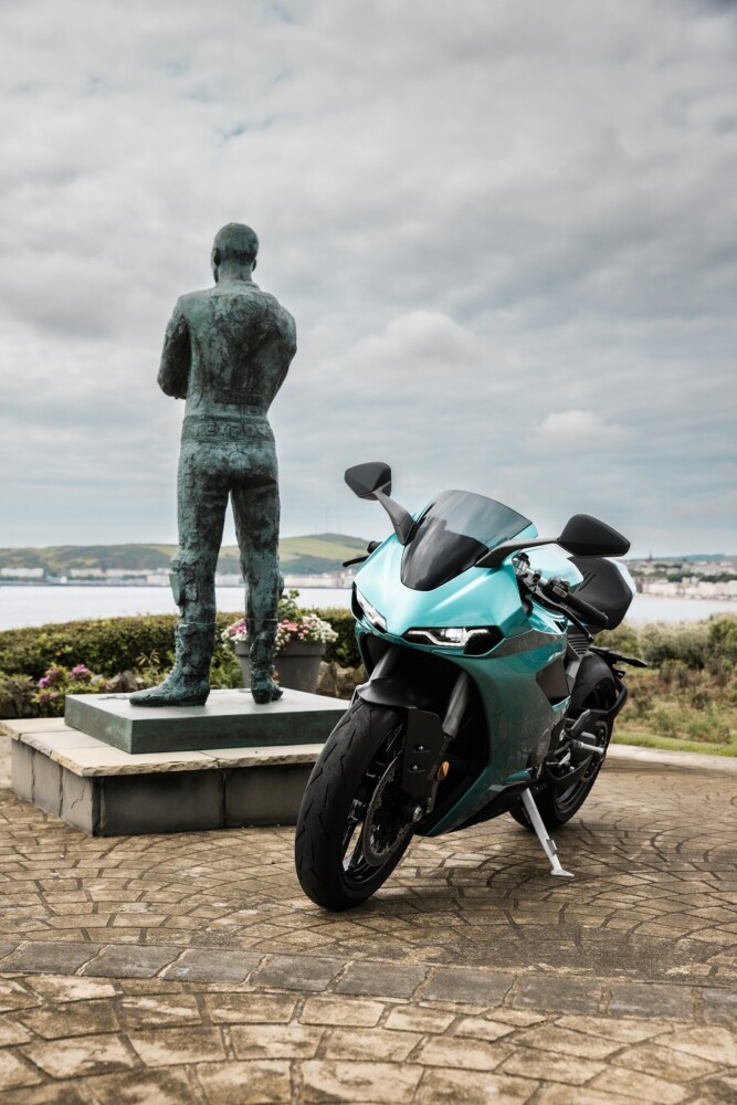 Norton Motorcycles TT Legacy Lap and the Manx R - Cycle News